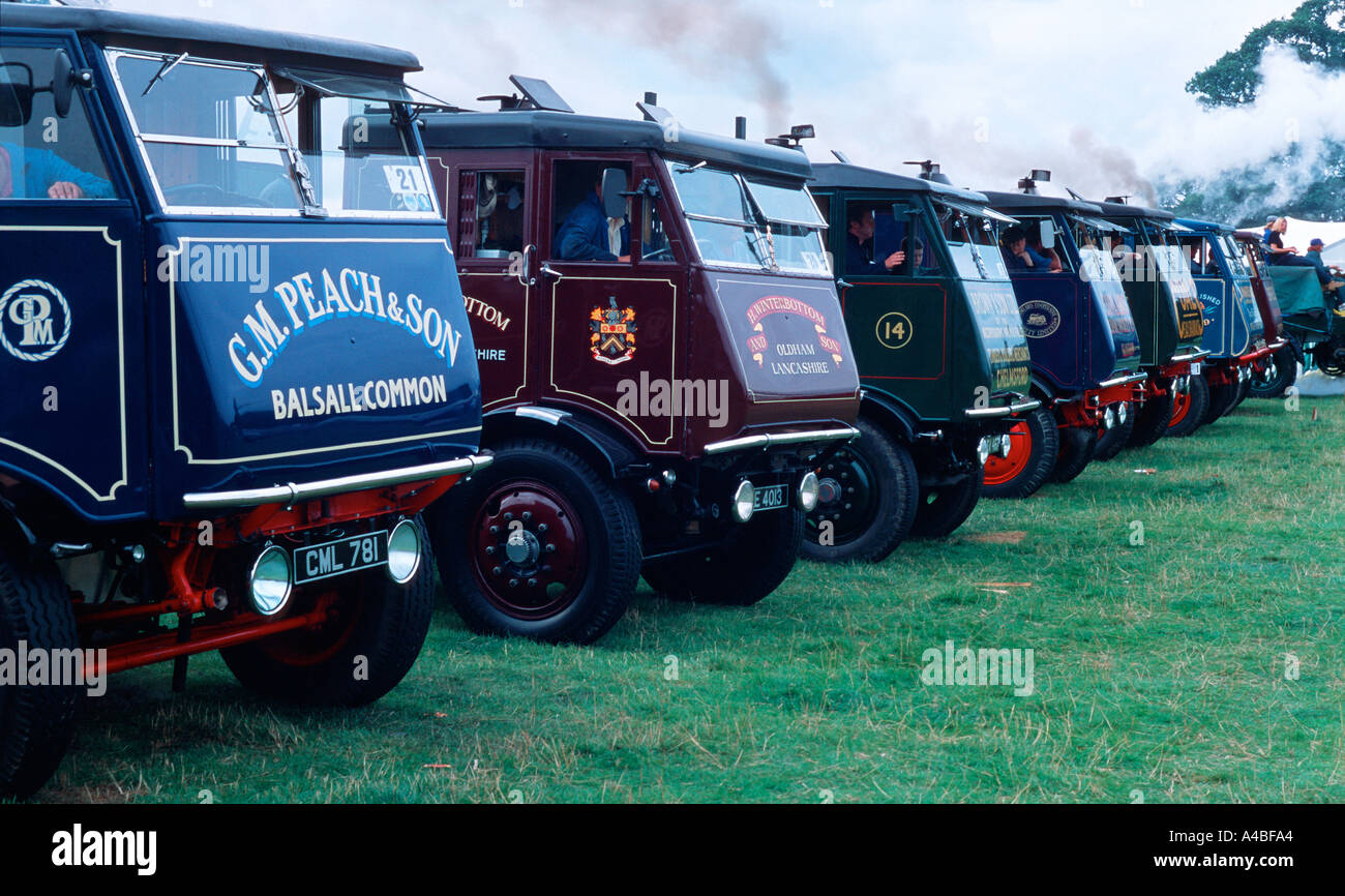 Vintage classic steam lorries hi-res stock photography and images - Alamy