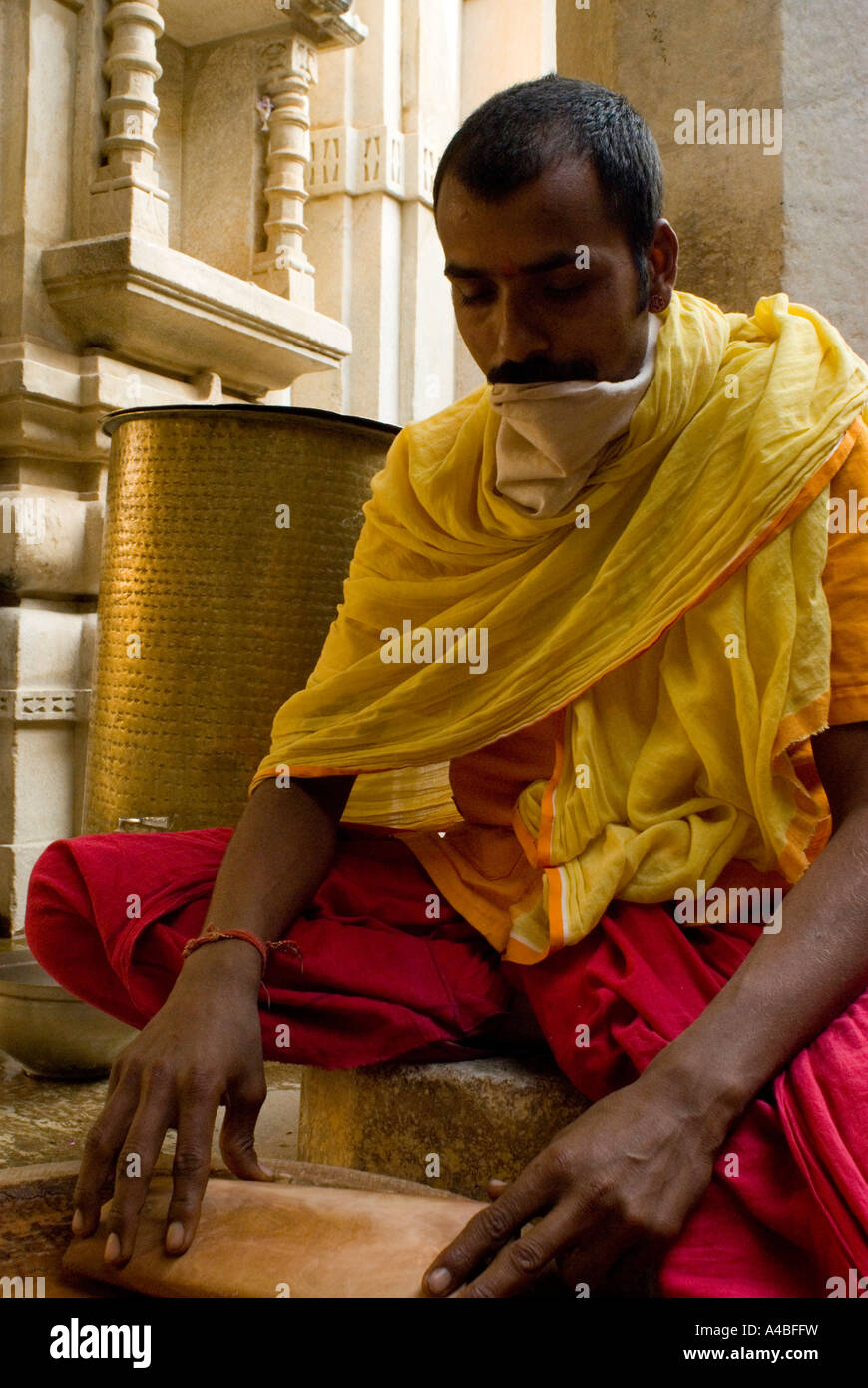 Jain temple priest ranakpur india hi-res stock photography and images ...