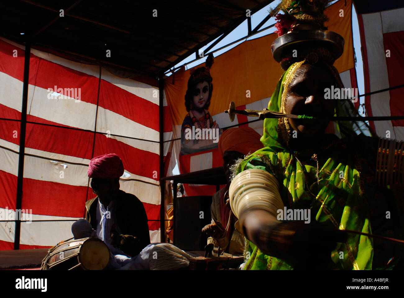 Dancing with knife hi-res stock photography and images - Alamy