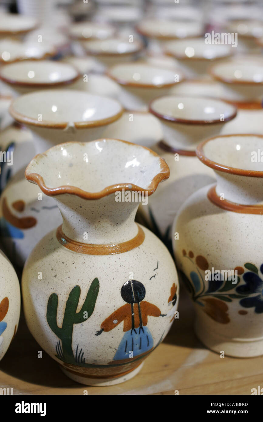 Mexican pottery hi-res stock photography and images - Alamy