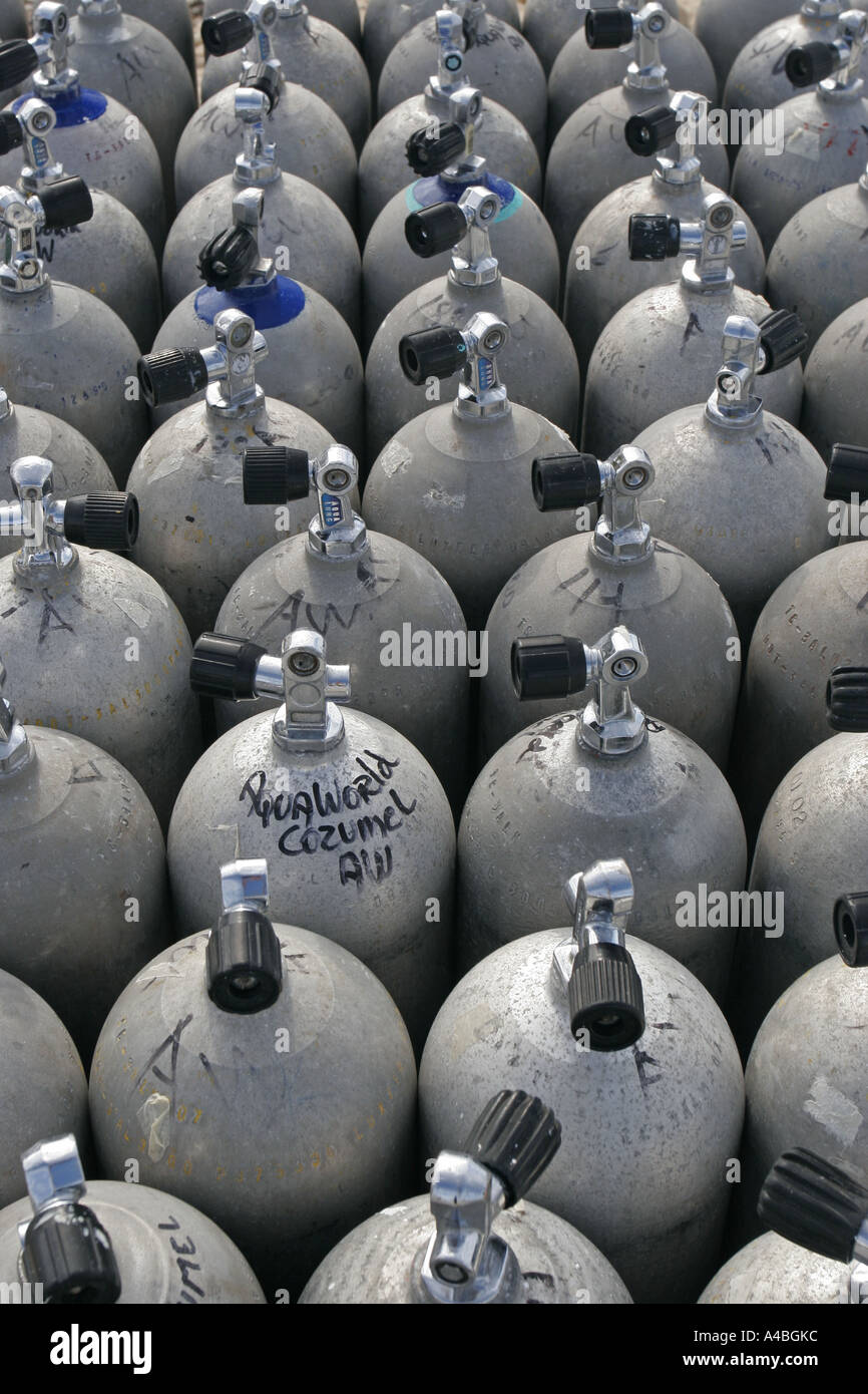 Oxygen bottles hi-res stock photography and images - Alamy