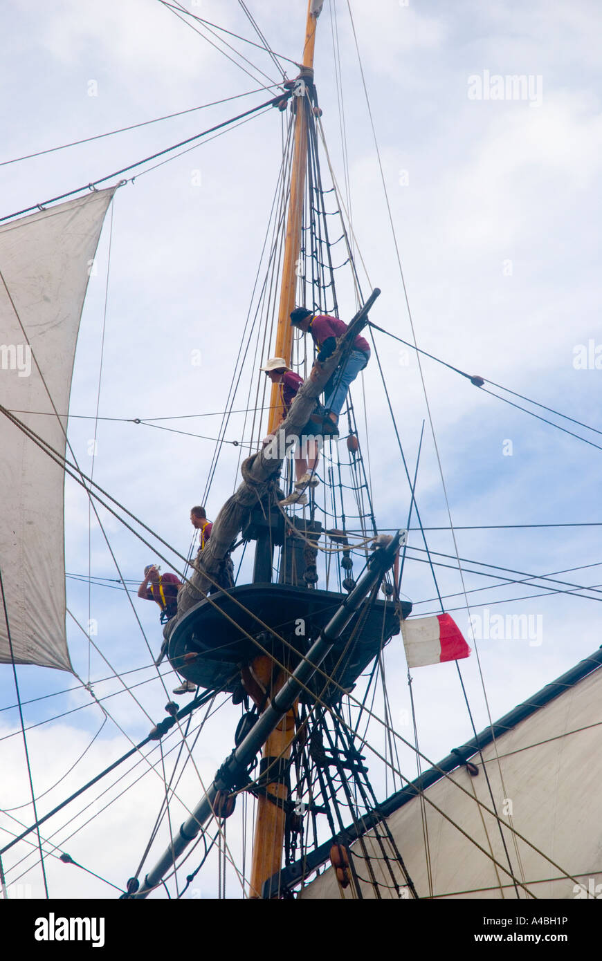 Ship under sail hi-res stock photography and images - Alamy