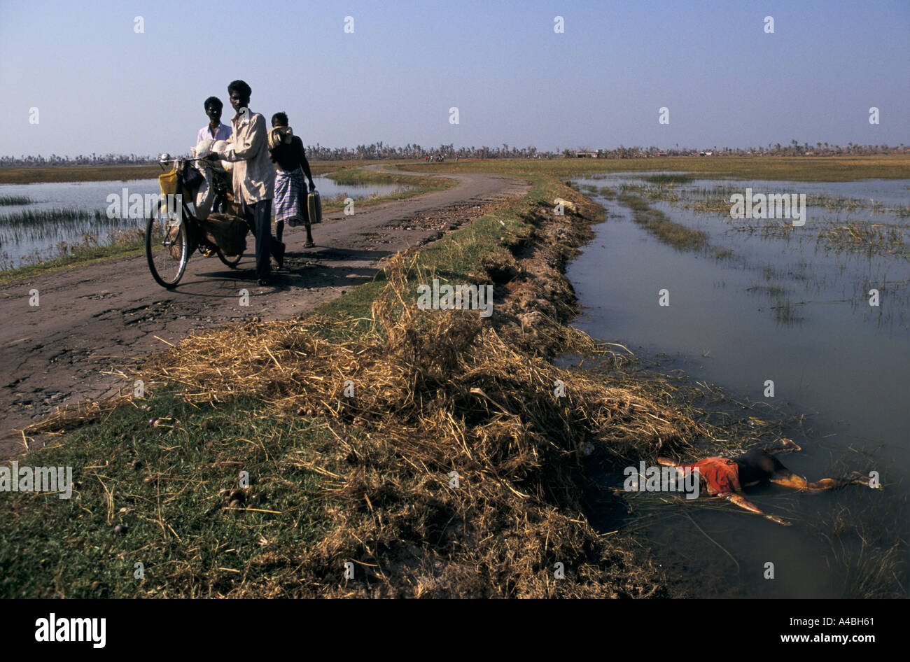 Orissa Cyclone, India, 1999: if bodies are not buried in three days ...