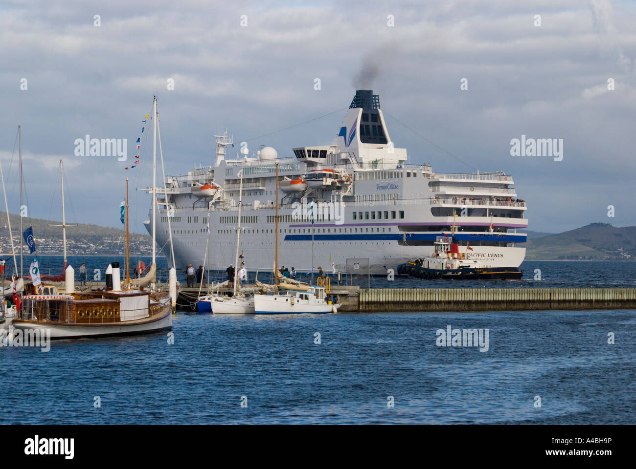 The luxury Japanese cruise ship Pacific Venus leaving Hobart Tasmania ...