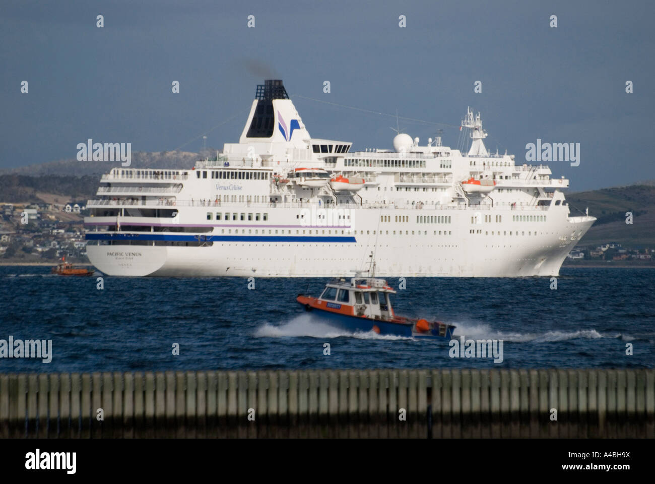 The luxury Japanese cruise ship Pacific Venus leaving Hobart Tasmania ...