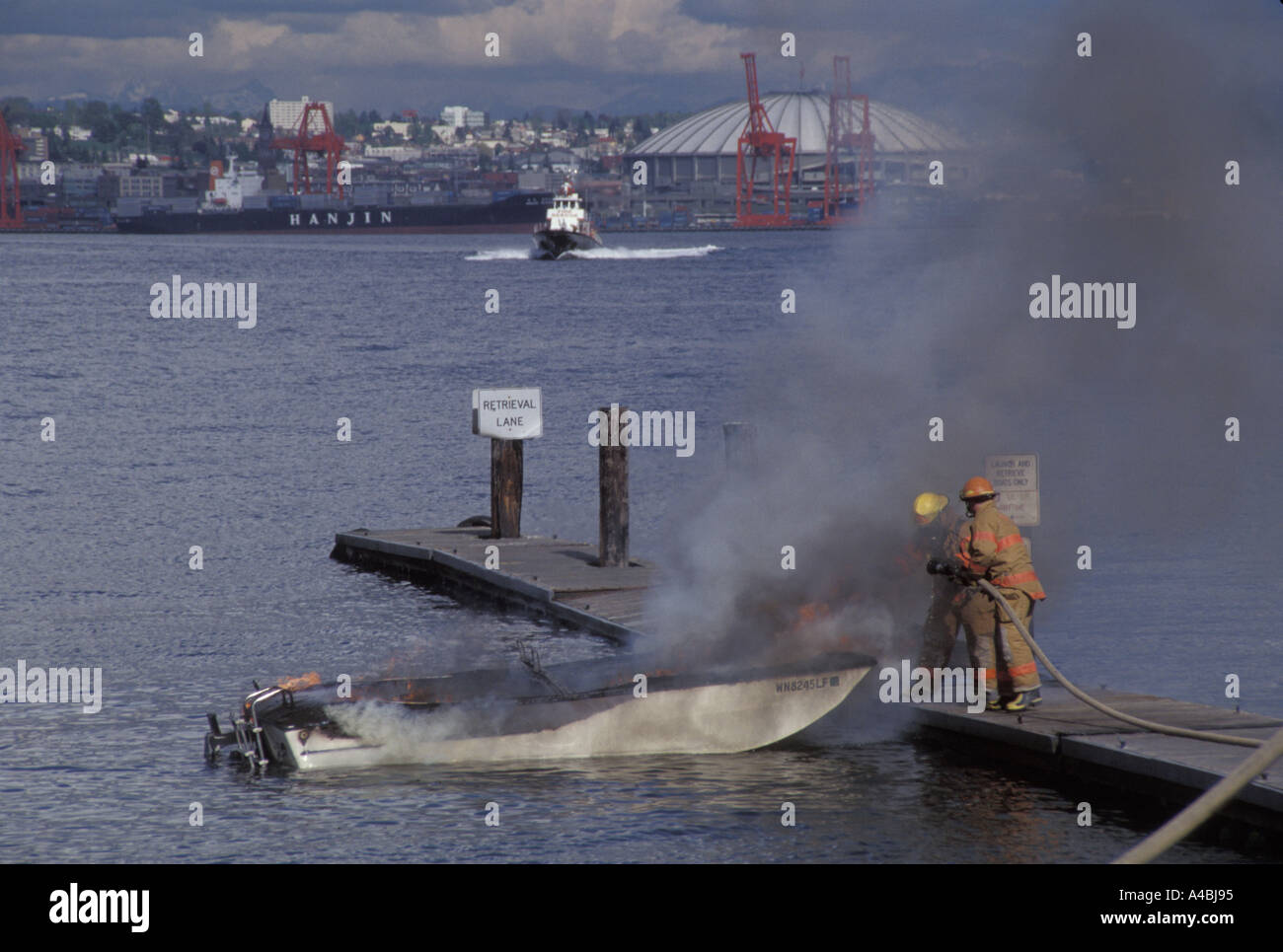Seattle fire boat hi-res stock photography and images - Alamy