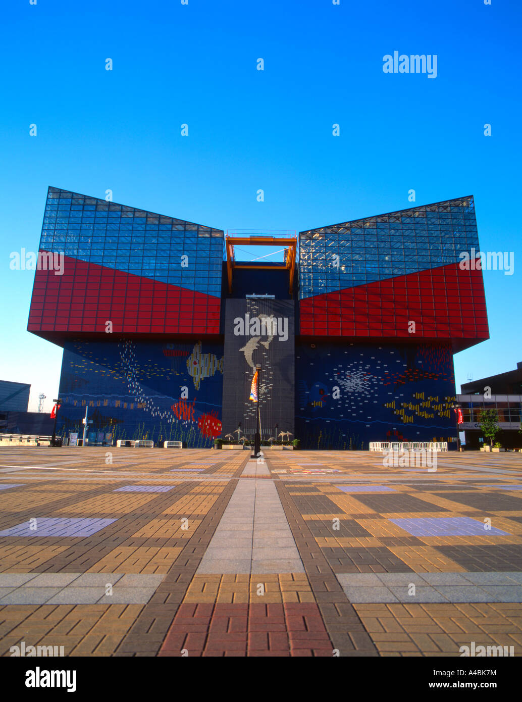 Osaka Aquarium Kaiyukan at Tempozan Harbor Village Stock Photo - Alamy