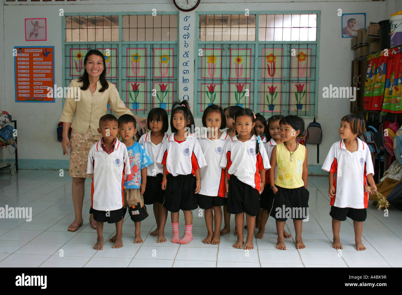 Thai children and in a classroom at School Thailand Stock Photo - Alamy