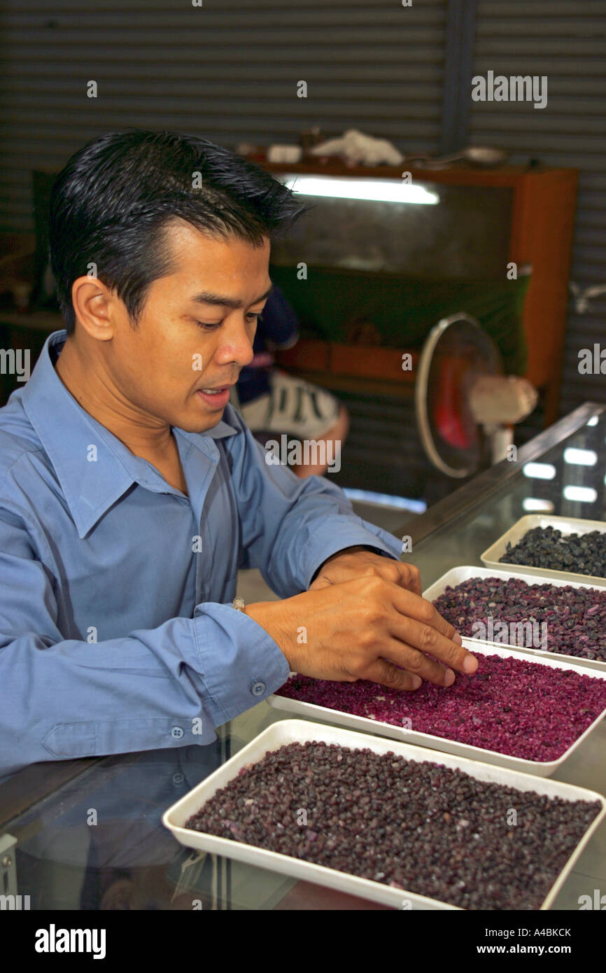 Jewel factory hi-res stock photography and images - Alamy