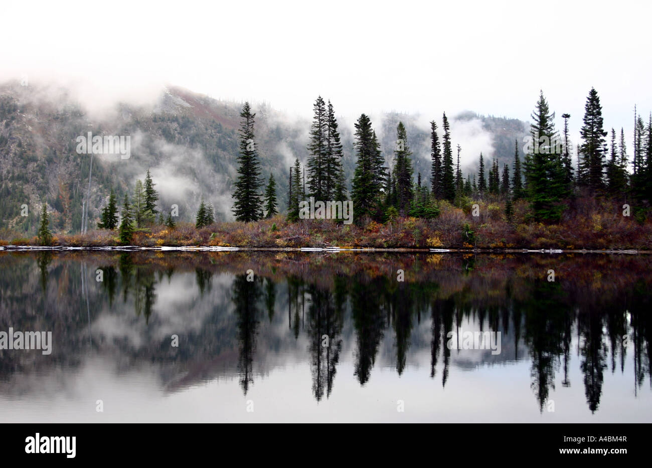 39,017.09192 Bench Lake -- A Panorama of Mountain Lake Reflections ...