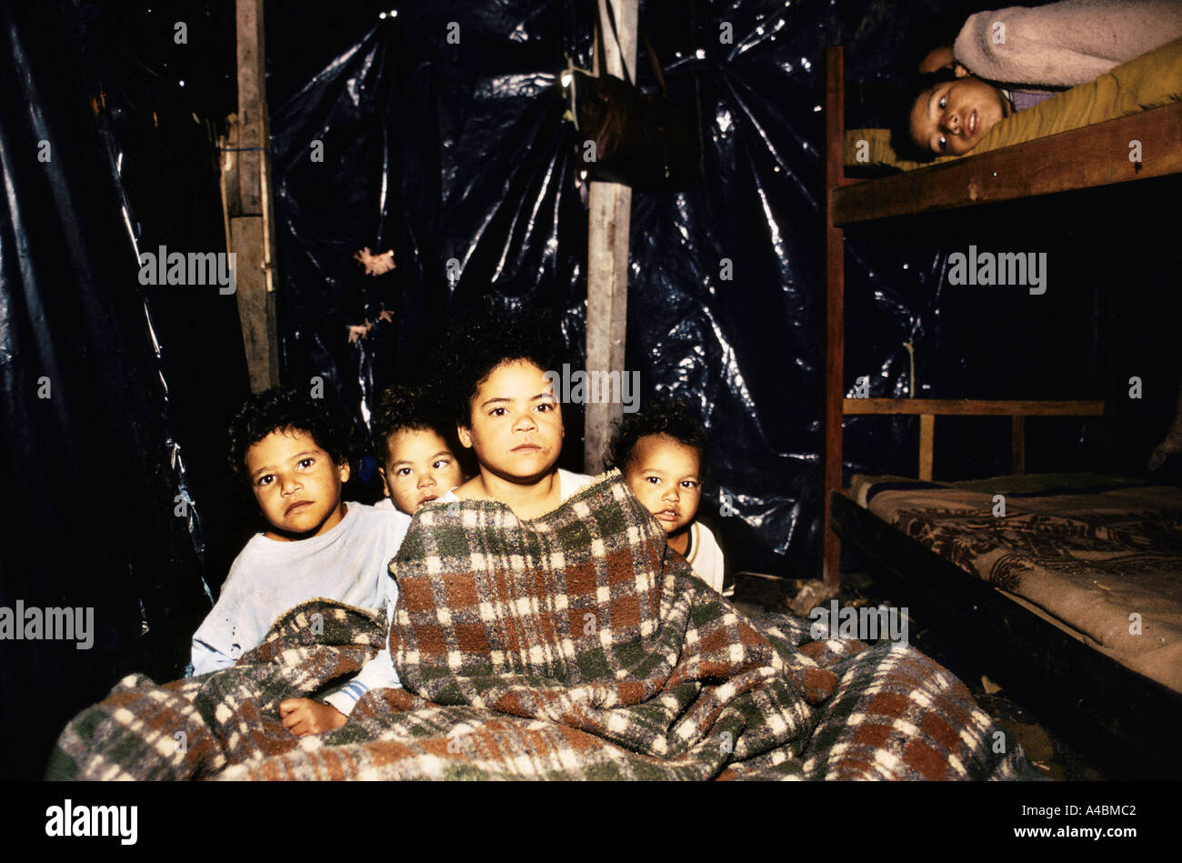 Homeless shelter children hi-res stock photography and images - Alamy