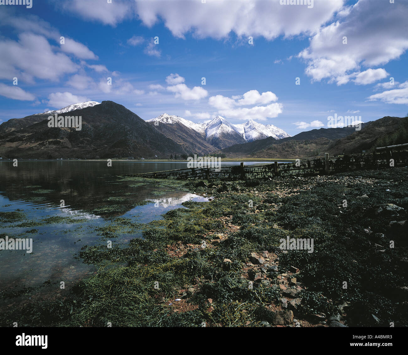 Crisp, clear air over the Five Sisters of Kintail Stock Photo - Alamy