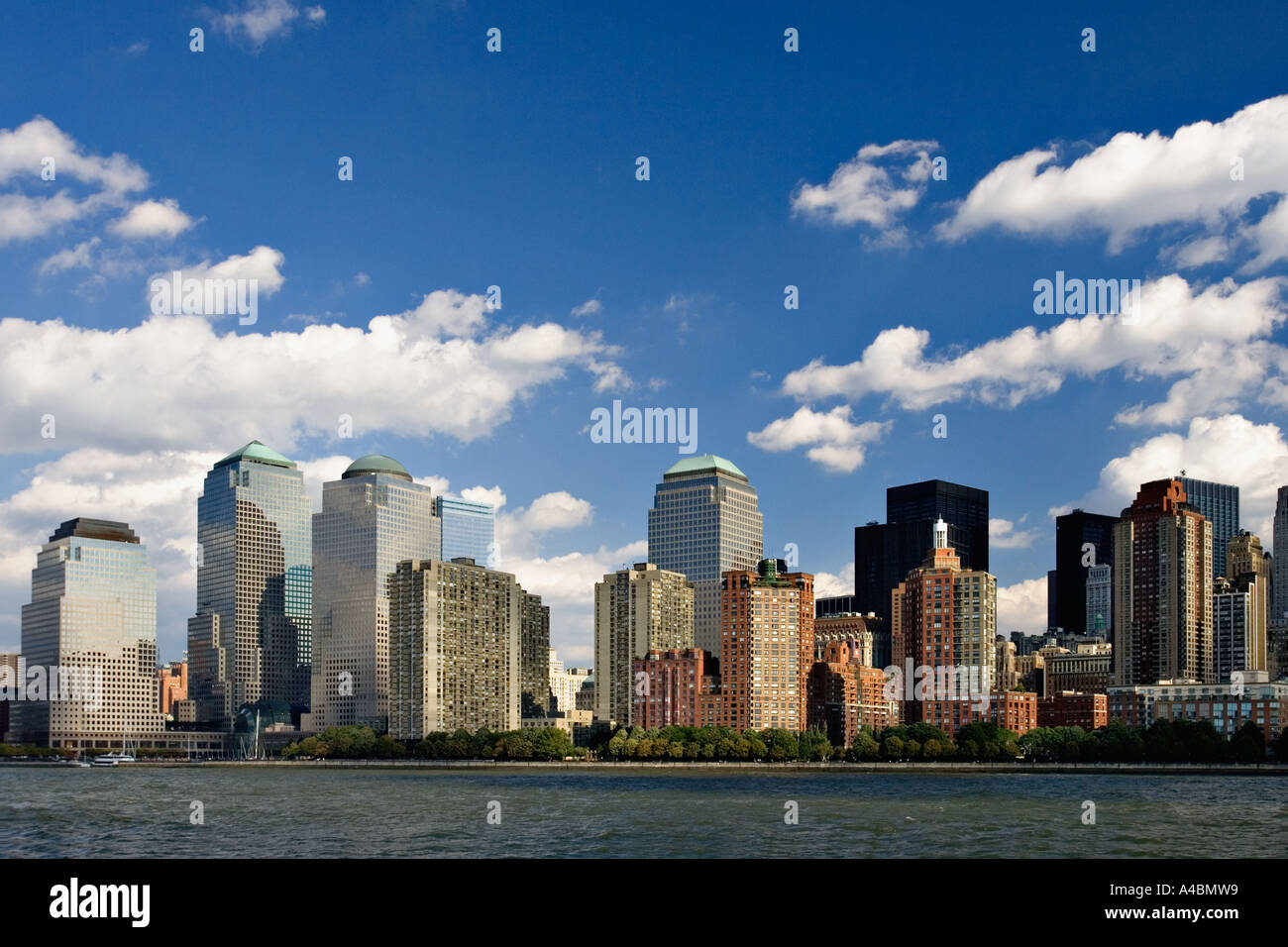 Skyscrapers along the New York Skyline around Midtown Manhatten New ...