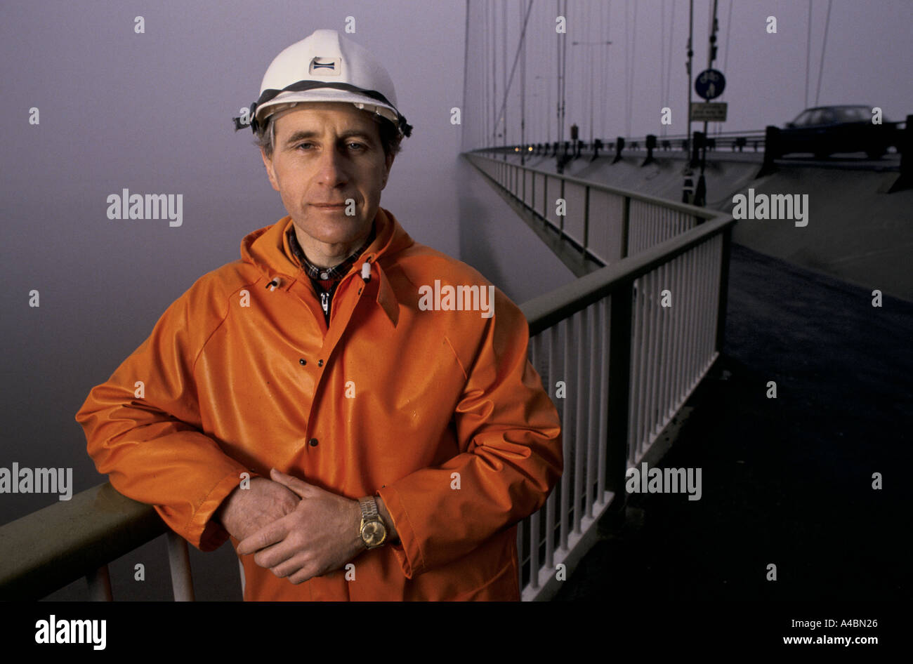 m62 humber bridge engineer Stock Photo - Alamy
