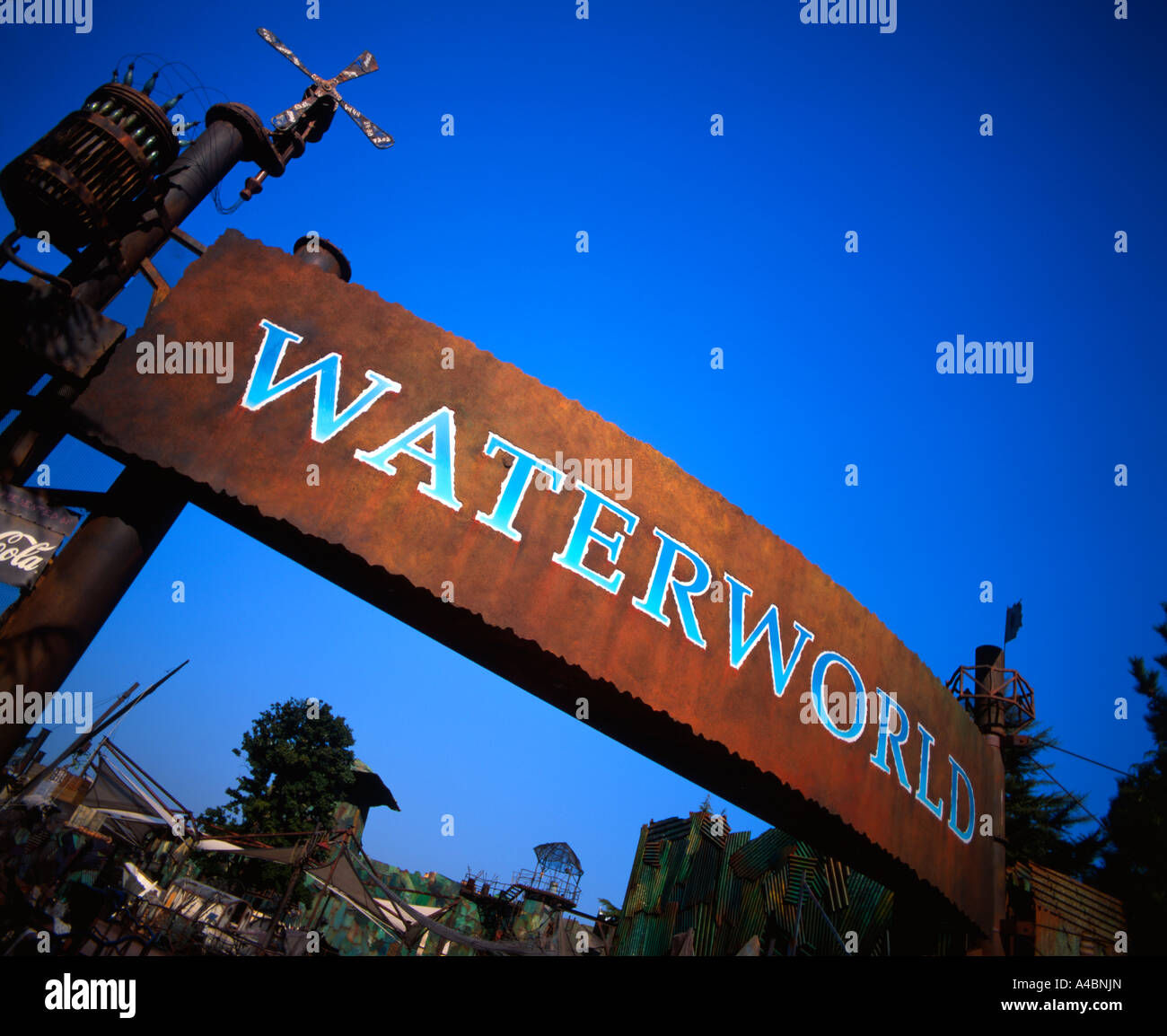 Waterworld film hi-res stock photography and images - Alamy