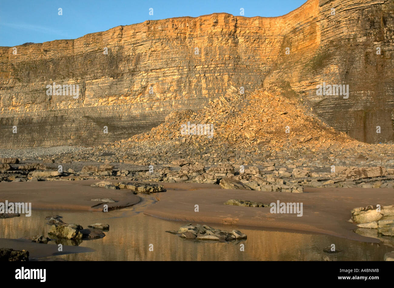 Cliff Face Traeth Mawr Heritage Coast South Wales Stock Photo - Alamy