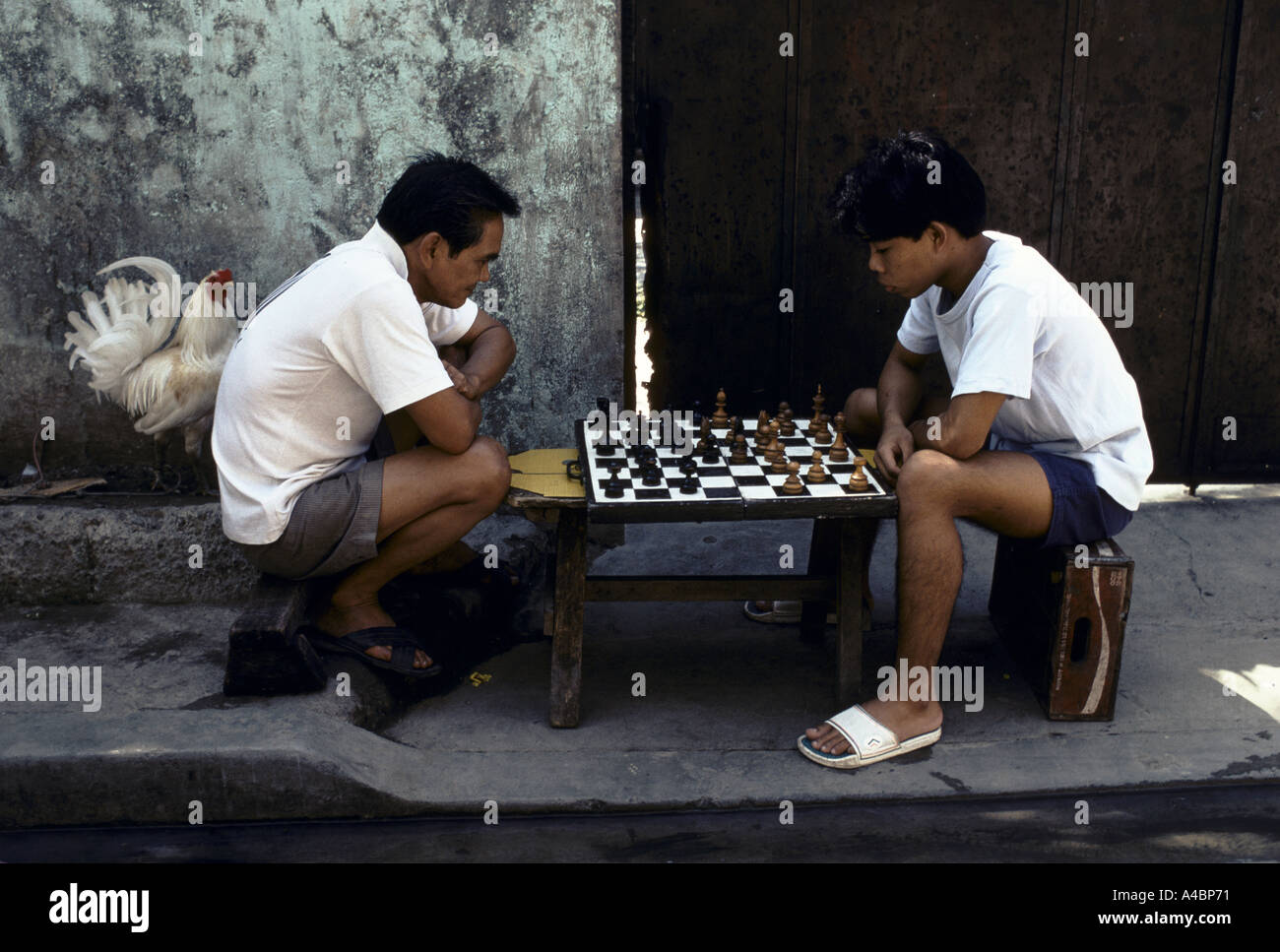 Philippines manila slum scene in hi-res stock photography and images ...