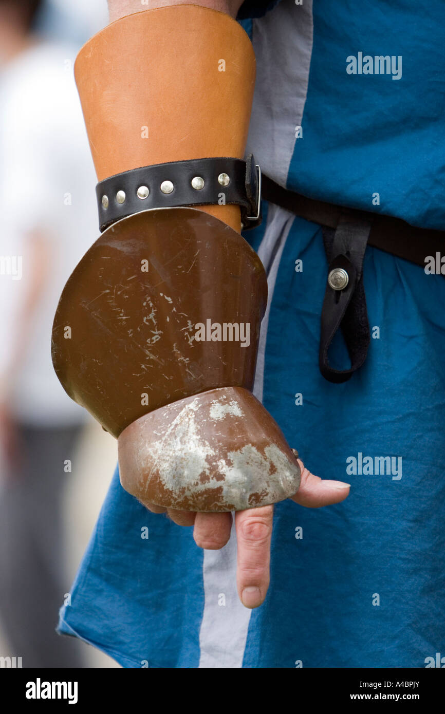 Gauntlet armor hi-res stock photography and images - Alamy