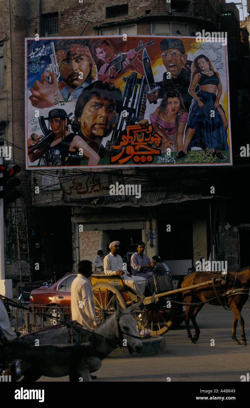 lahore pakistan busy street scenes at lakshmi s junctions Stock Photo ...