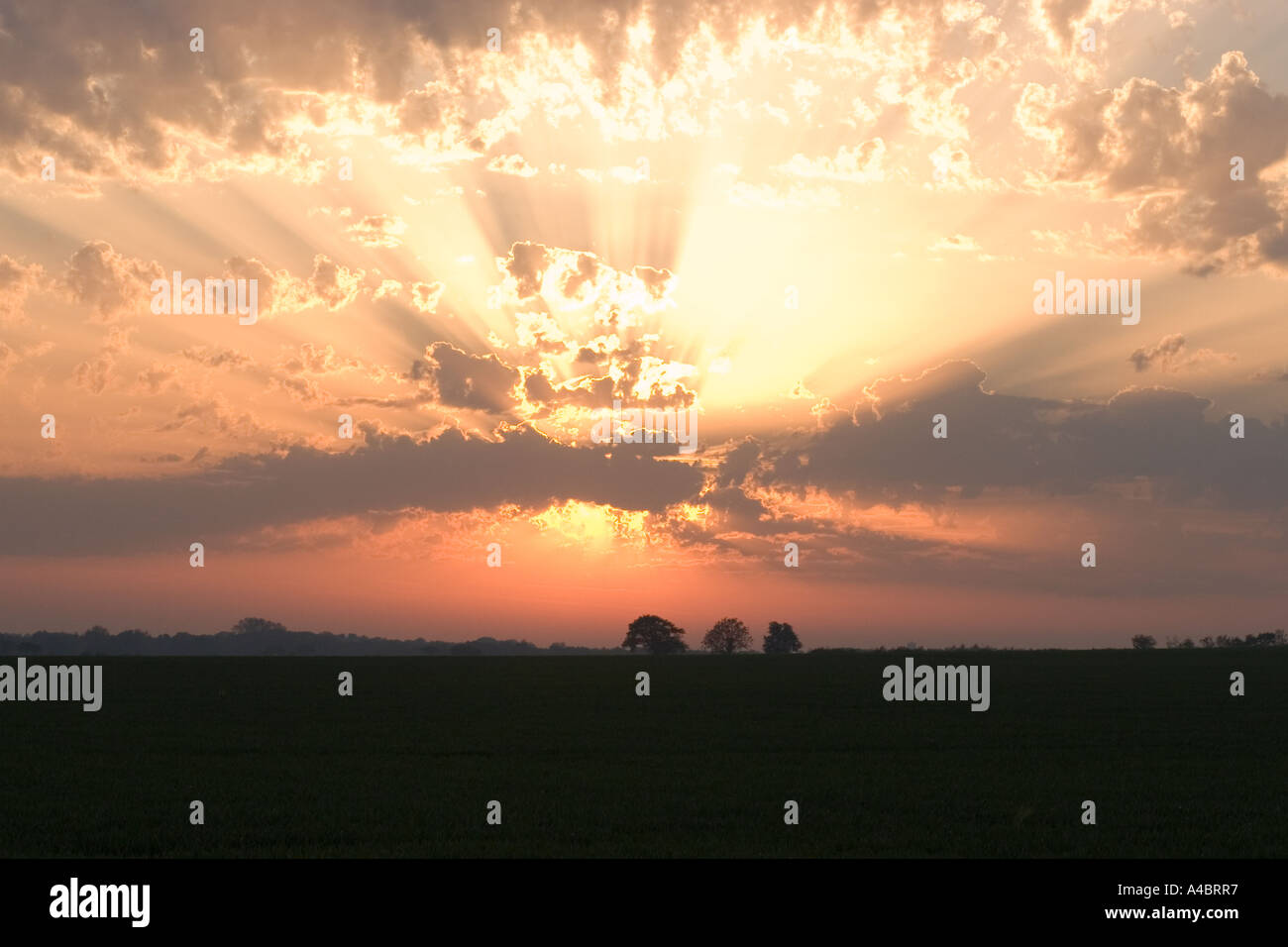 Big dramatic norfolk sky hi-res stock photography and images - Alamy