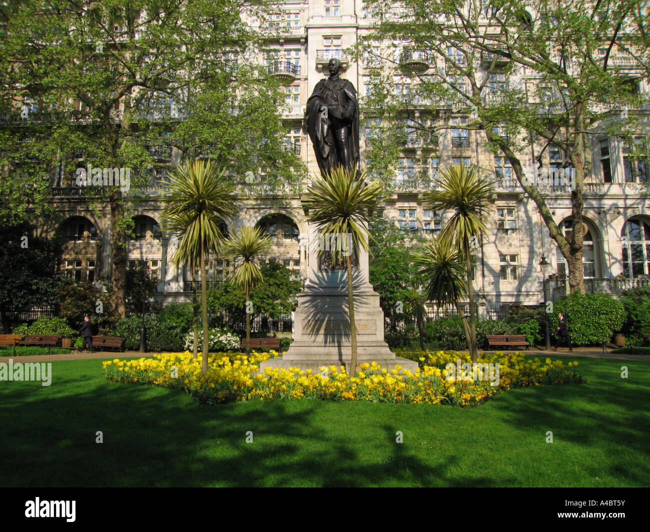 Statue of Sir Bartle Frere Victoria Embankment Gardens in Spring City ...