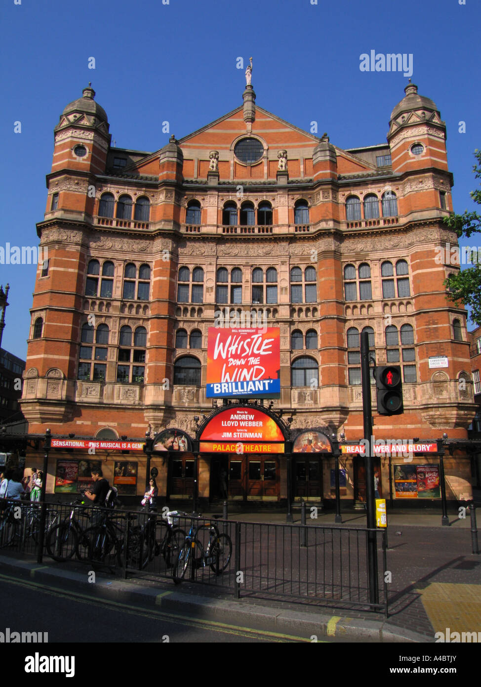 Cambridge circus palace theatre hi-res stock photography and images - Alamy