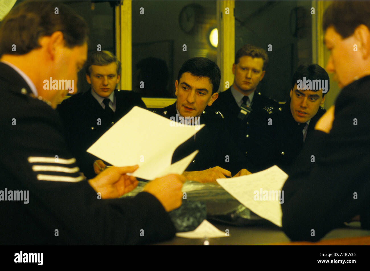 briefing in police station Stock Photo - Alamy