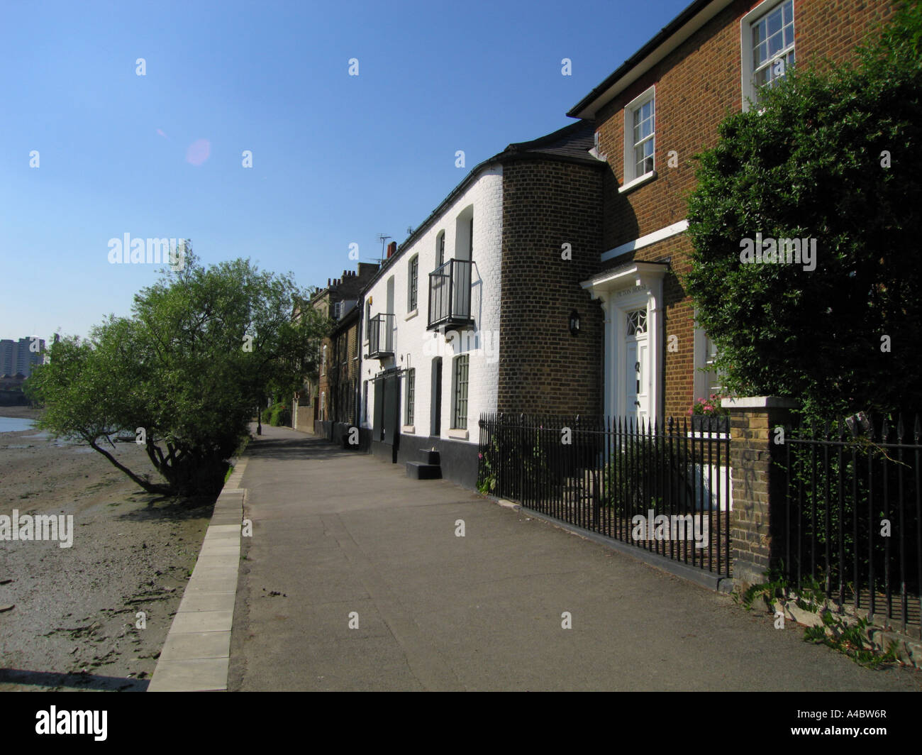 Strand on the green london hi-res stock photography and images - Alamy