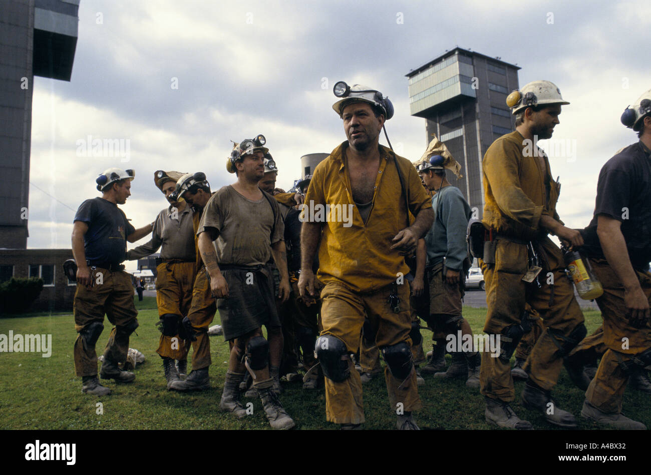 MINERS AT THE END OF THEIR SHIFT UNDERGROUND. COTGRAVE COLLIERY ...