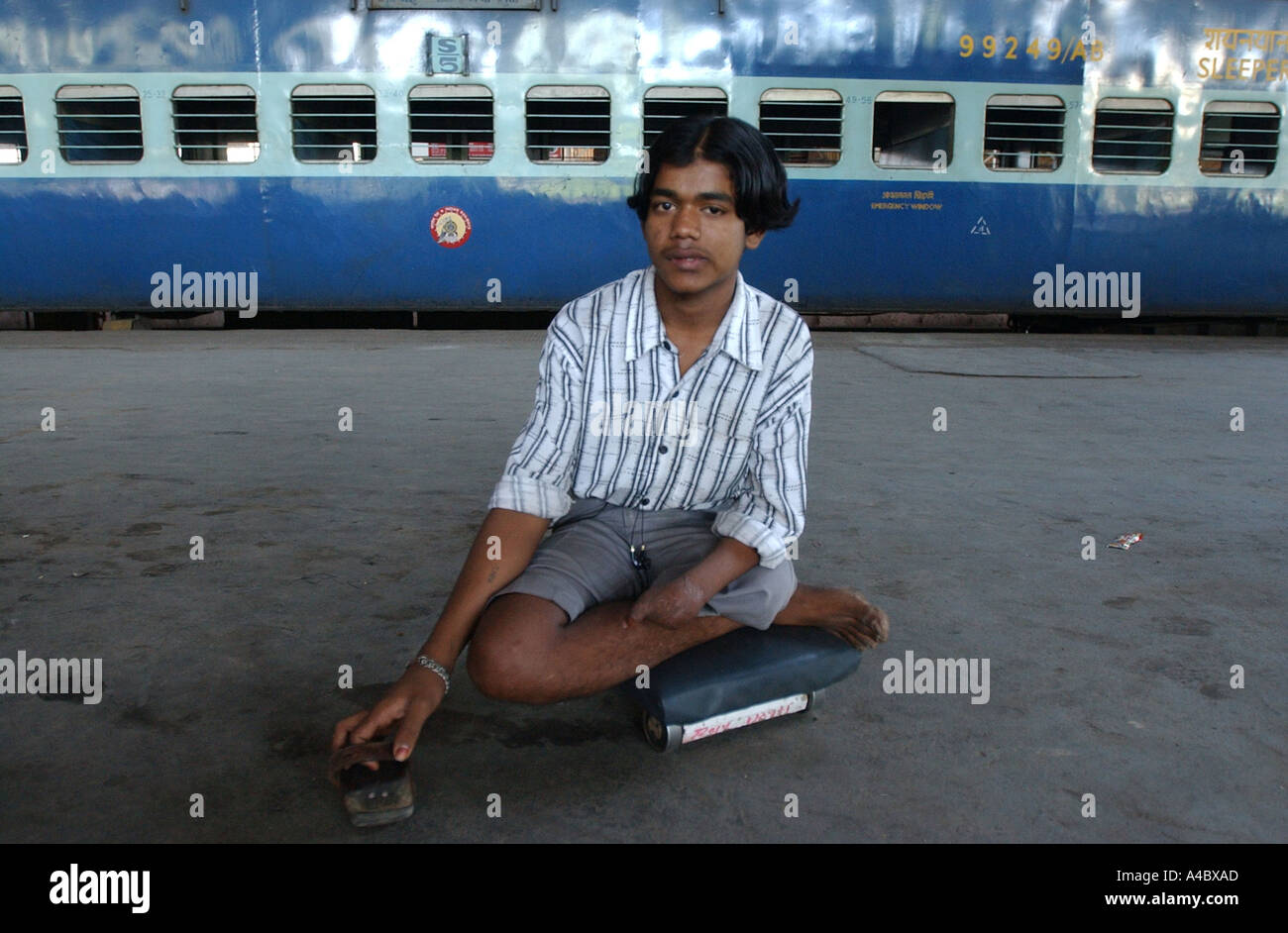 Homeless street children living and working on Bombay Central Station ...