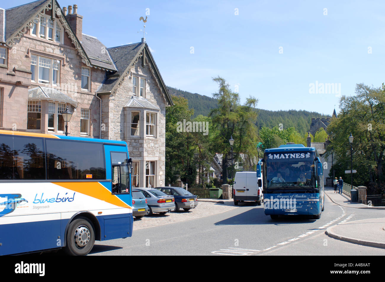 Bus Tours in Braemar Town help boost and sutain the local economy ...