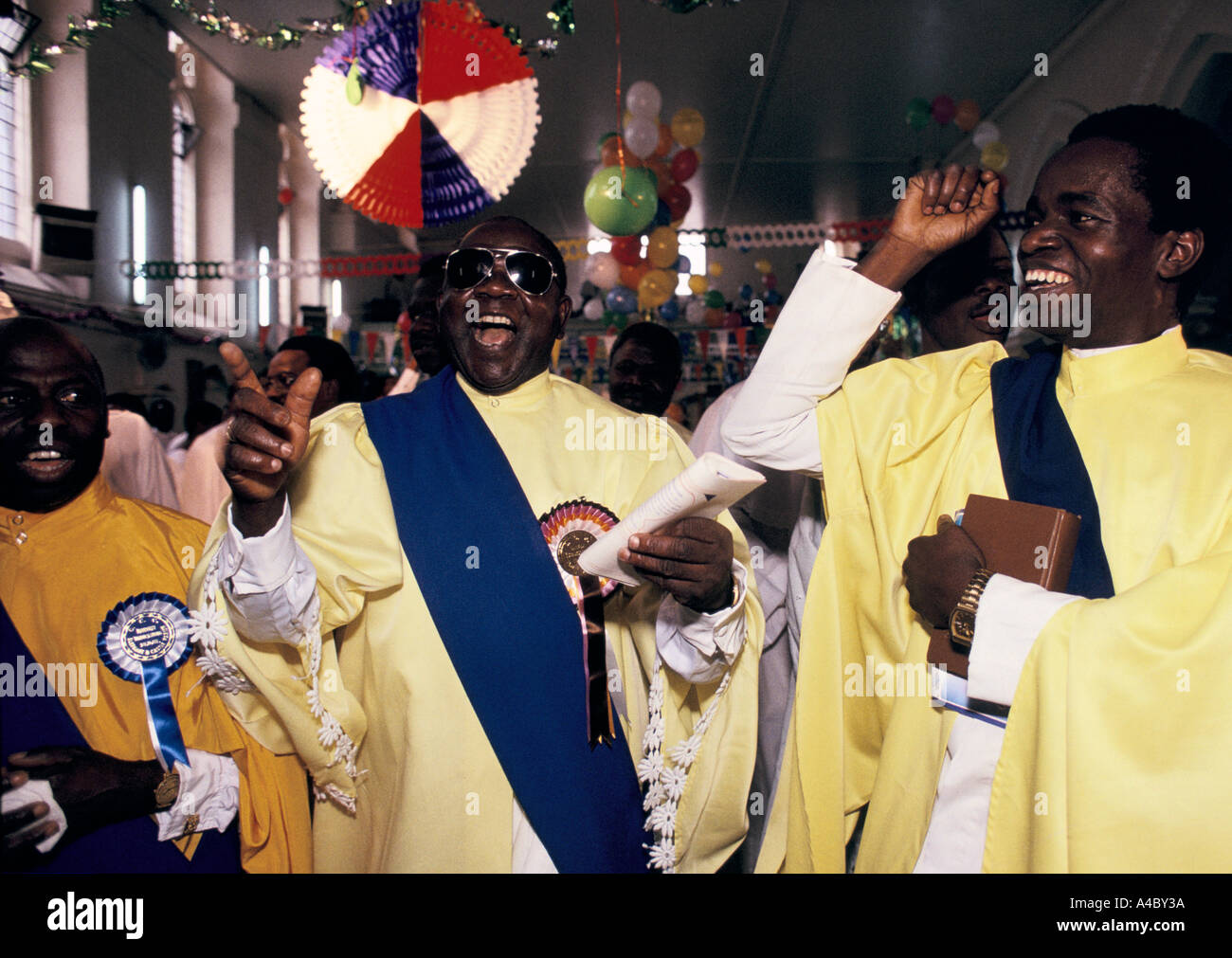 Choir robes hi-res stock photography and images - Alamy