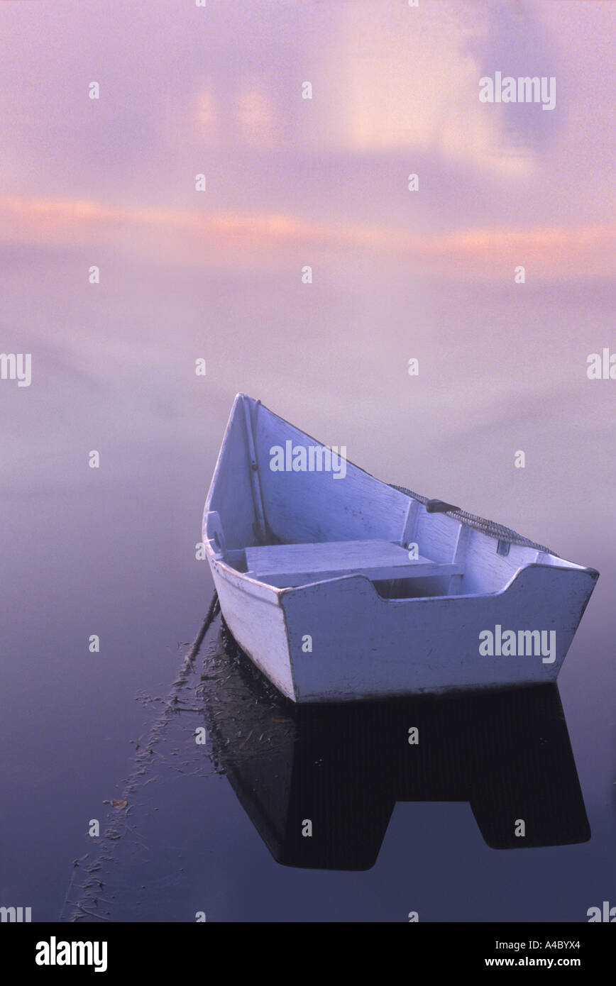 Set afloat hi-res stock photography and images - Alamy