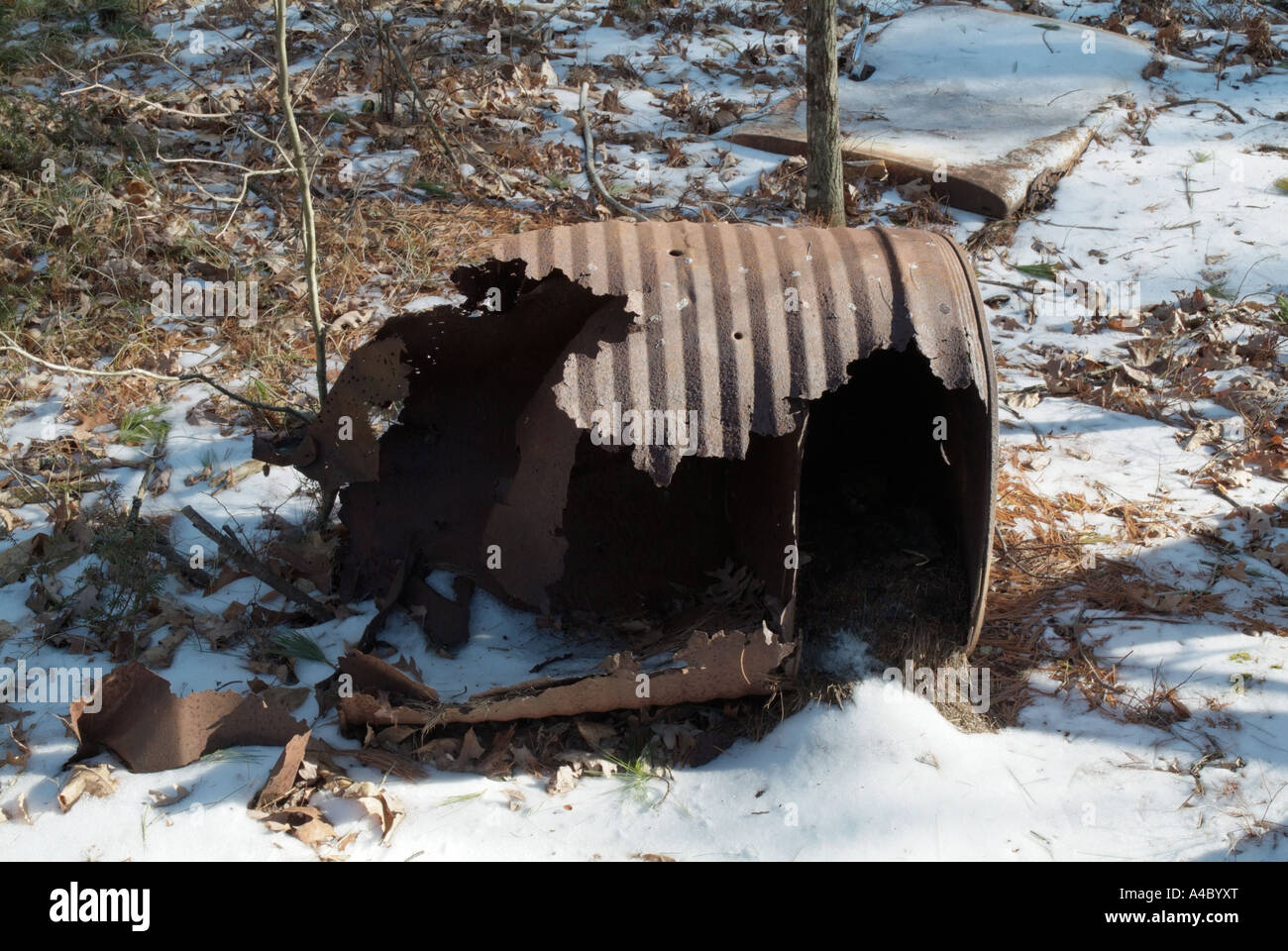 Litter dumped near a hiking trail Stock Photo - Alamy