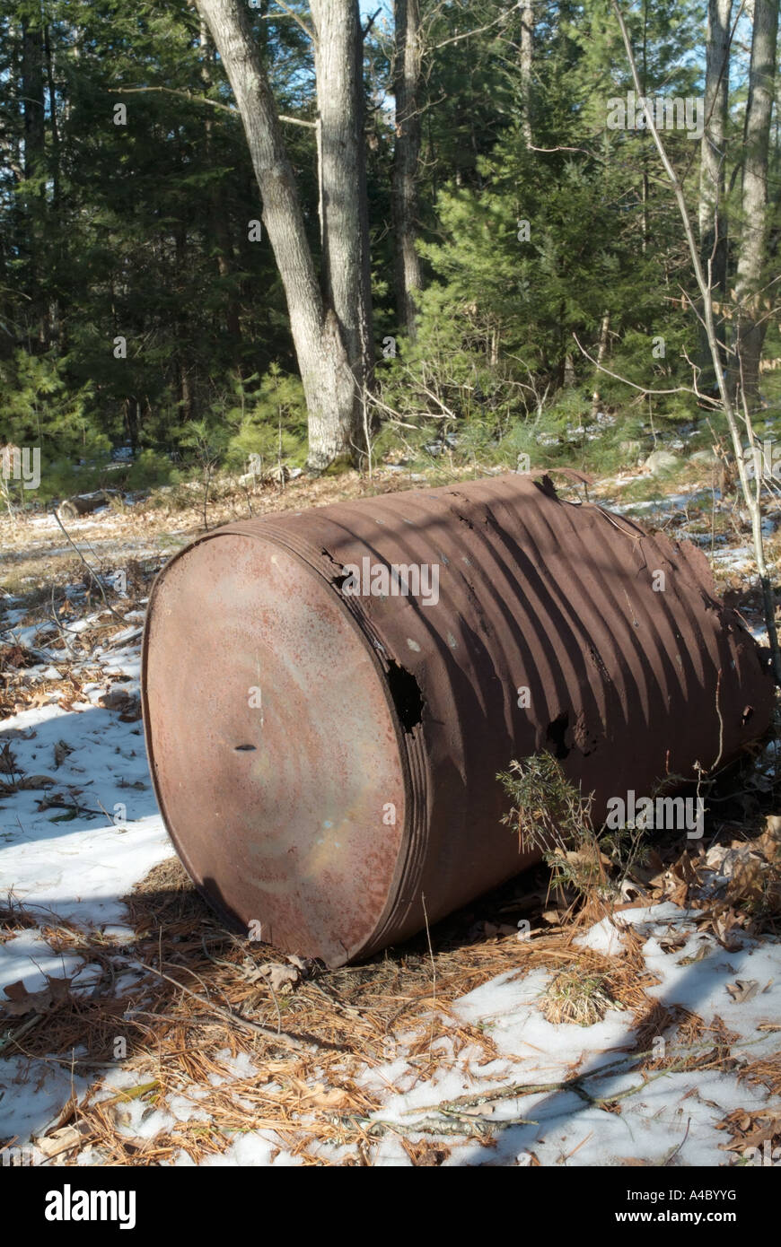 Litter dumped near a hiking trail Stock Photo - Alamy