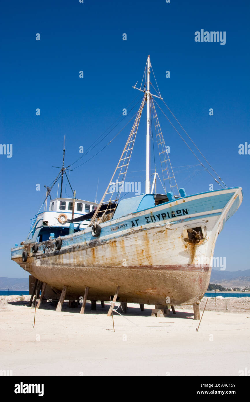 Mast of a fishing boat hi-res stock photography and images - Alamy