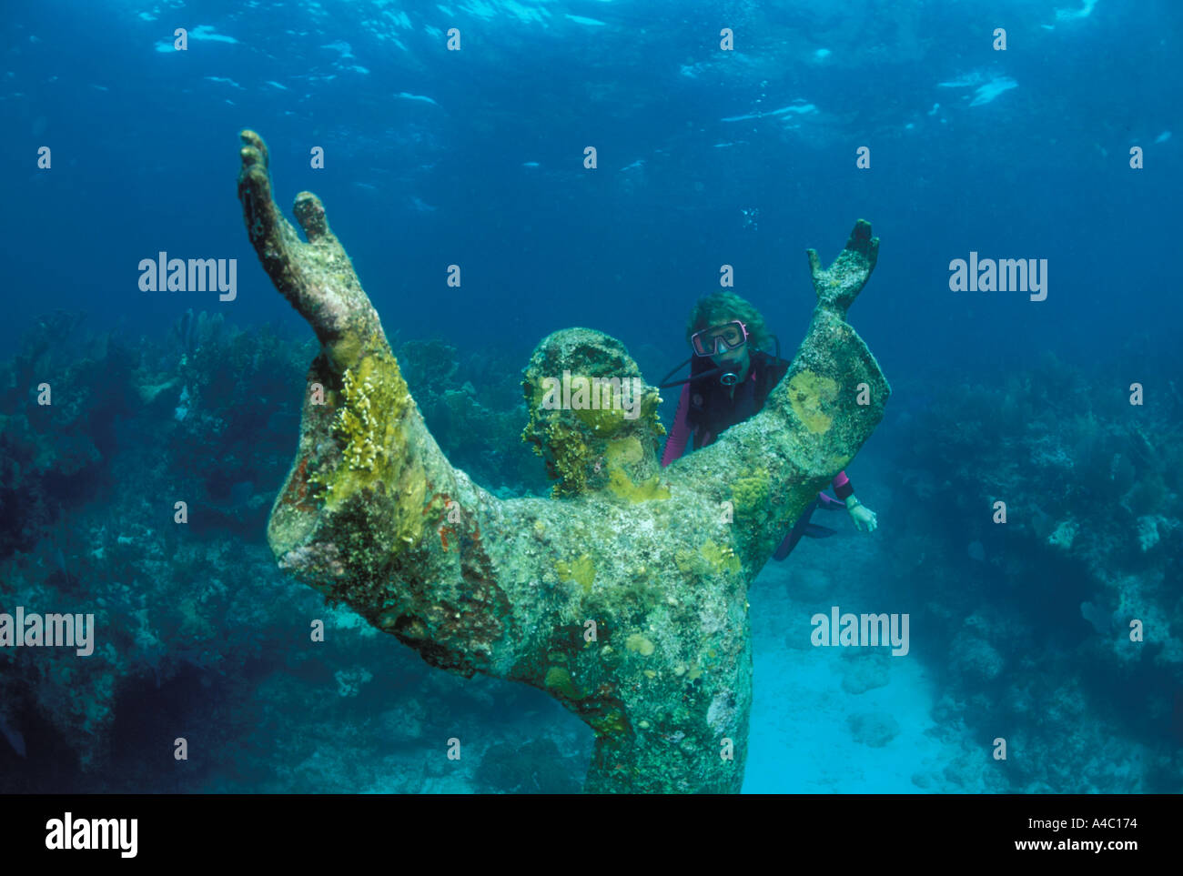 Scuba diver statue christ abyss hi-res stock photography and images - Alamy
