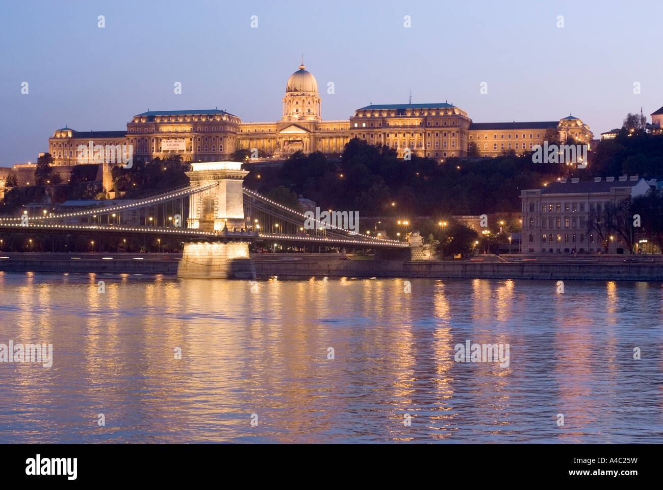 Chain Bridge and Buda Castle at dusk Budapest Hungary Stock Photo - Alamy