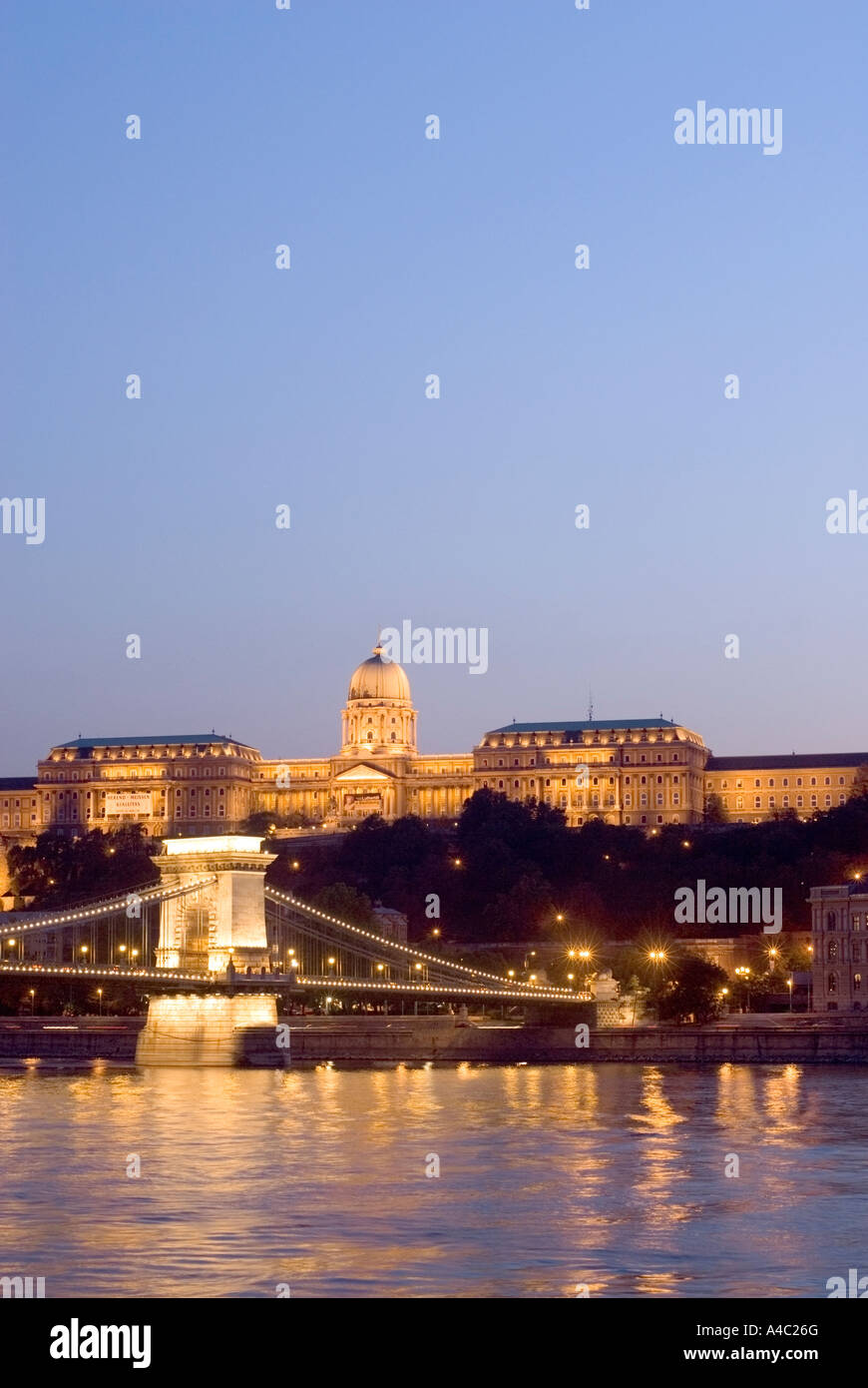 Chain Bridge and Buda Castle at dusk Budapest Hungary Stock Photo - Alamy