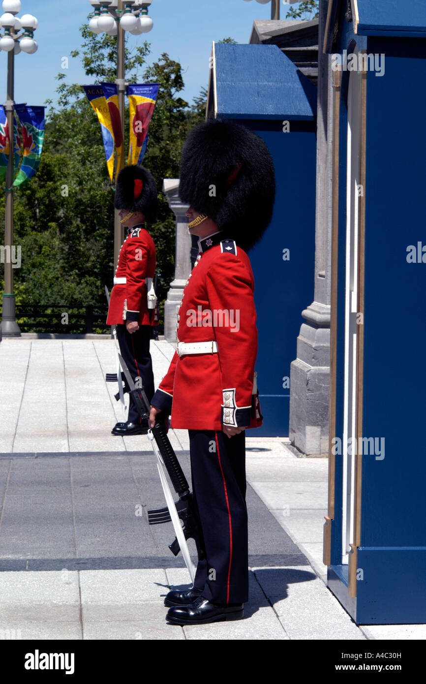 Ceremonial Guards in front of Rideau Hall entrance Stock Photo - Alamy