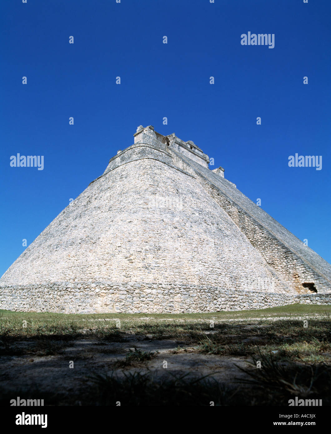 stepped round ended pyramid of an ancient pre columbian mayan era Stock ...
