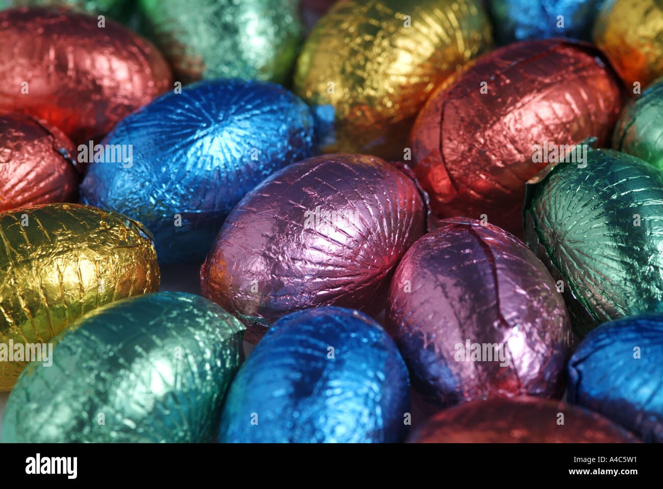 Assorted mini chocolate eggs hi-res stock photography and images - Alamy