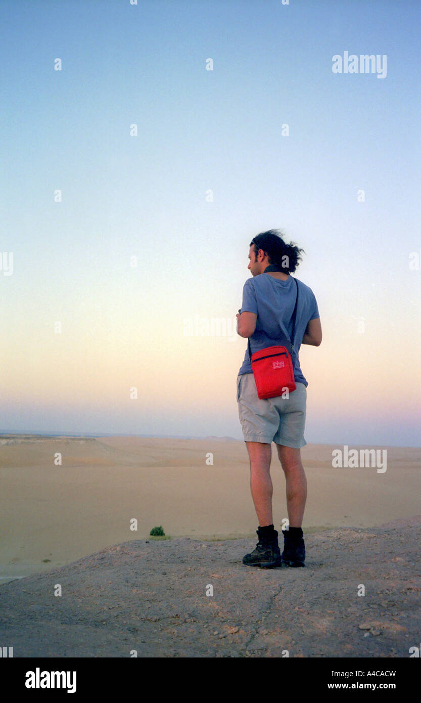 Looking out over the desert hi-res stock photography and images - Alamy