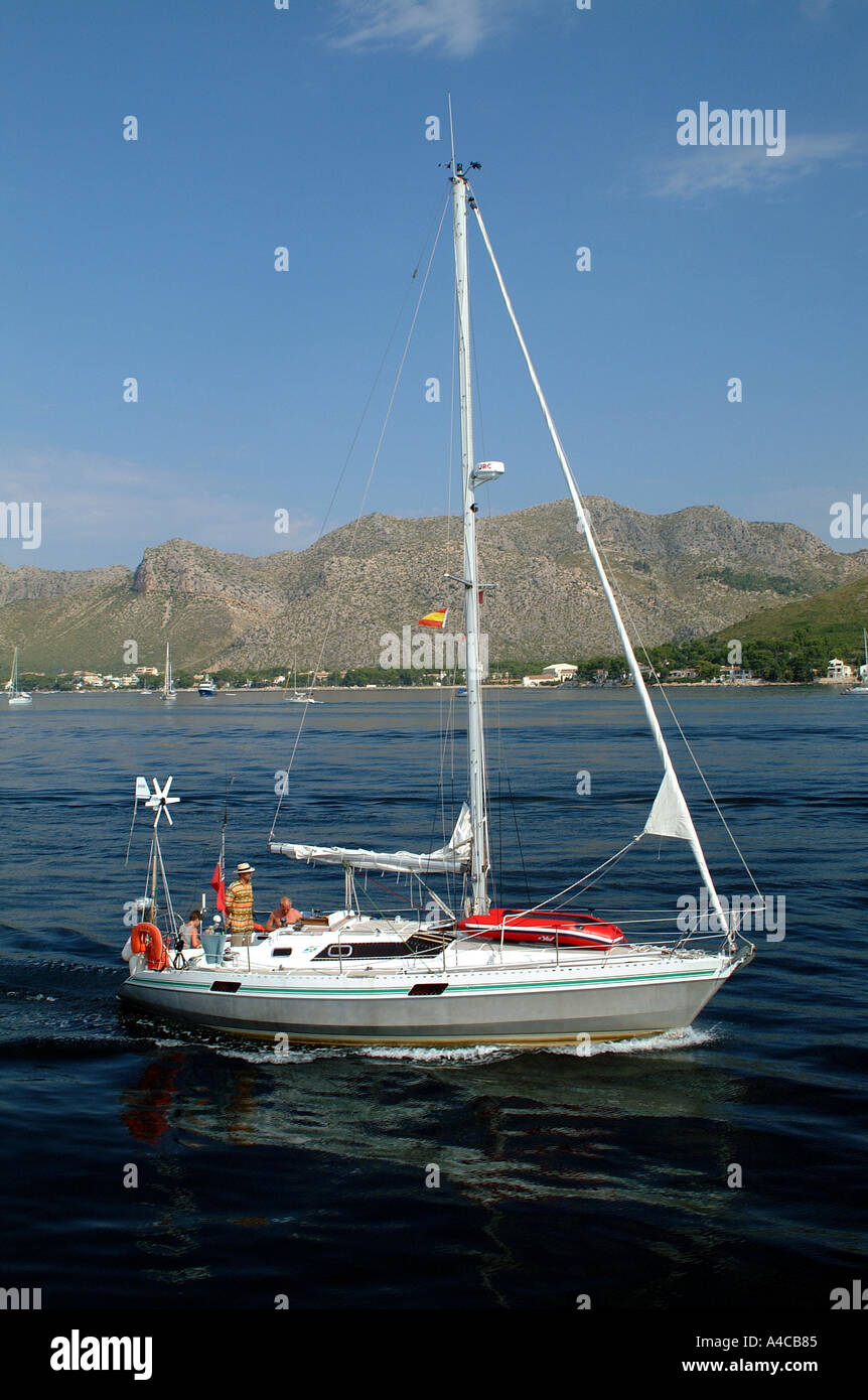 Small yacht hi-res stock photography and images - Alamy