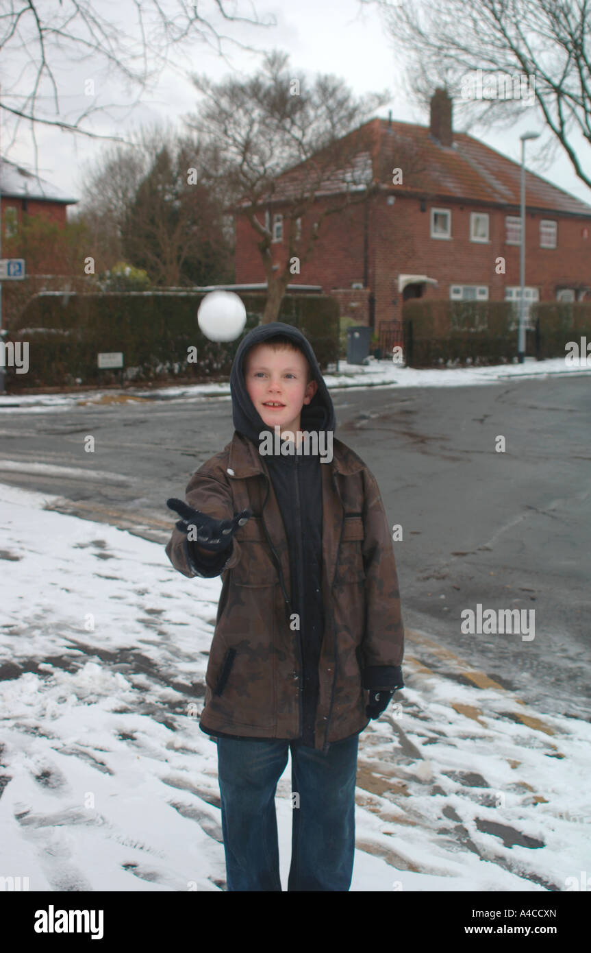 Snowball tracks hi-res stock photography and images - Alamy