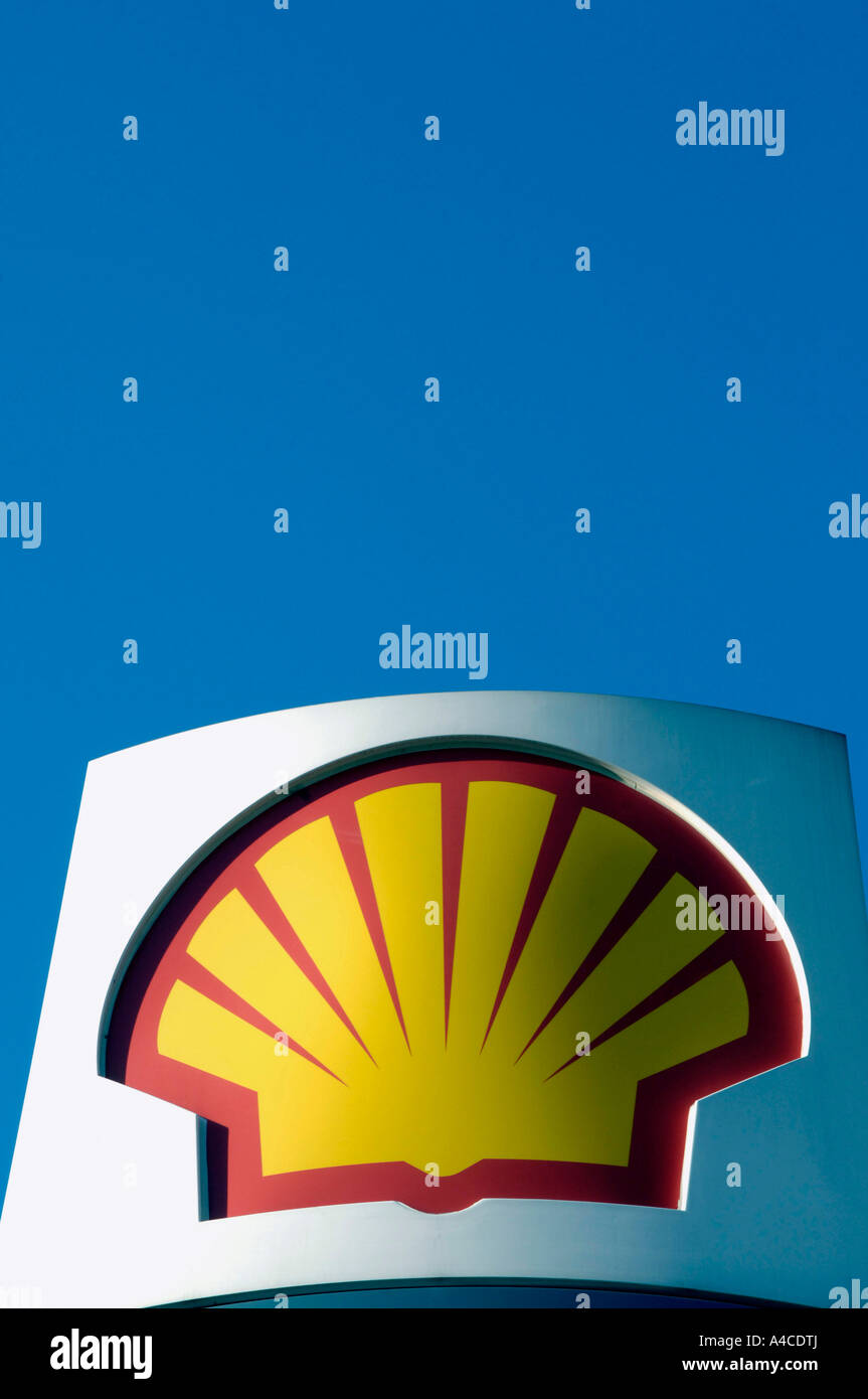 Shell gas station signage hi-res stock photography and images - Alamy
