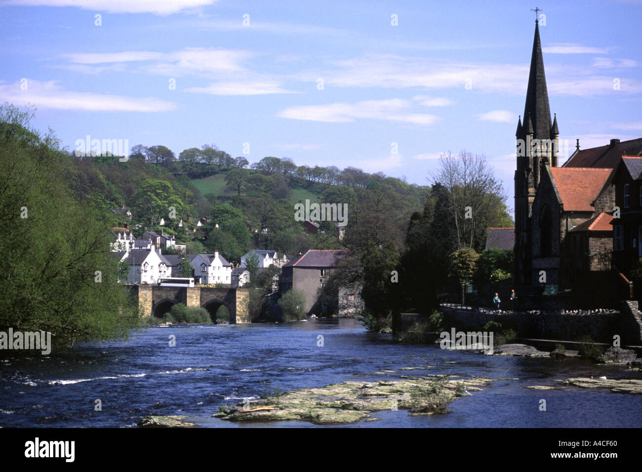 Llangollen village hi-res stock photography and images - Alamy