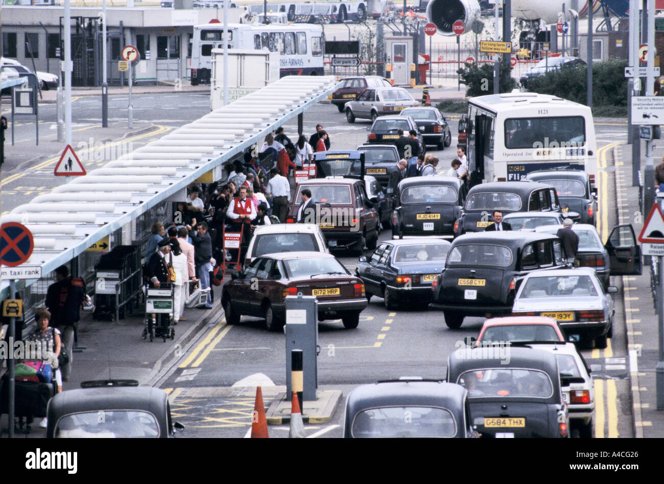 traffic outside terminal two heathrow airport united kingdom Stock ...