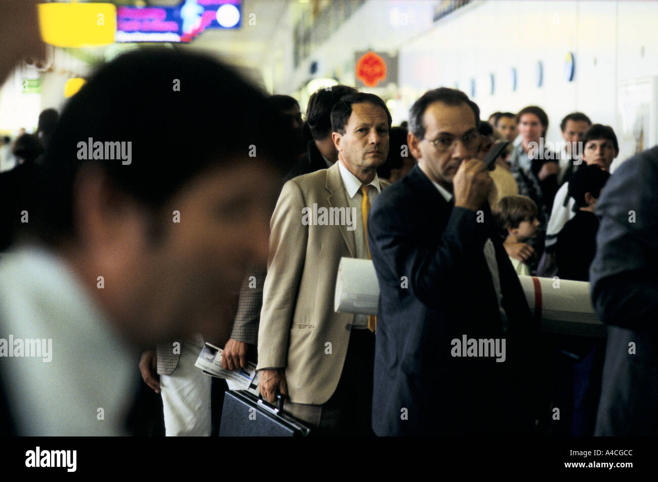 heathrow airport london queuing to go airside Stock Photo - Alamy heathrow airport london queuing to go airside Stock Photo - Alamy