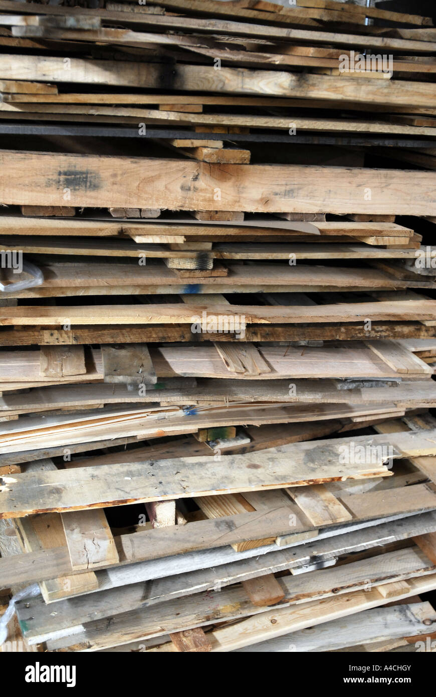 Wood pallet hi-res stock photography and images - Alamy